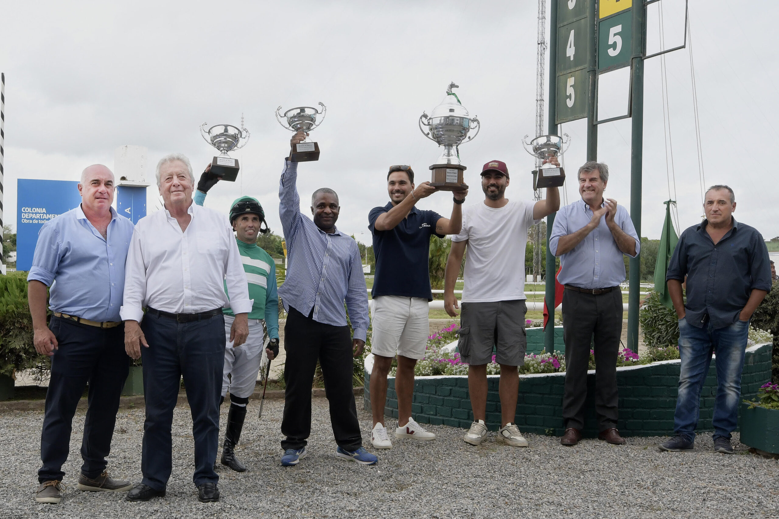 EL HIPÓDROMO REAL DE SAN CARLOS FUE UNA FIESTA - Medio Local
